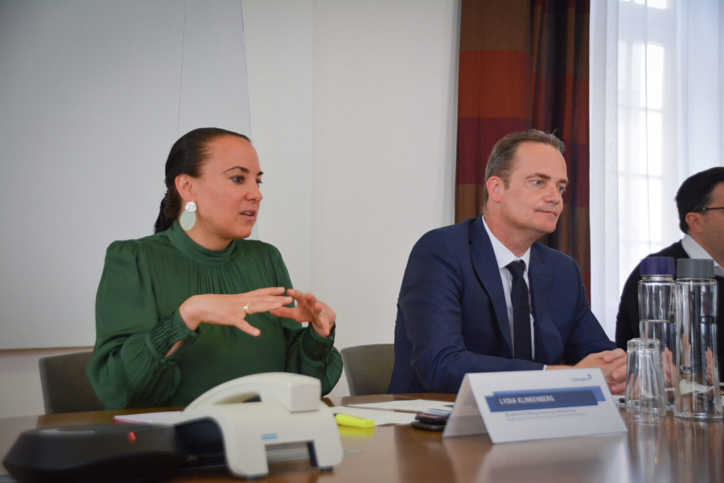 Moderne Lernorte für Ostbelgien - Lydia Klinkenberg - Ministerin für ...